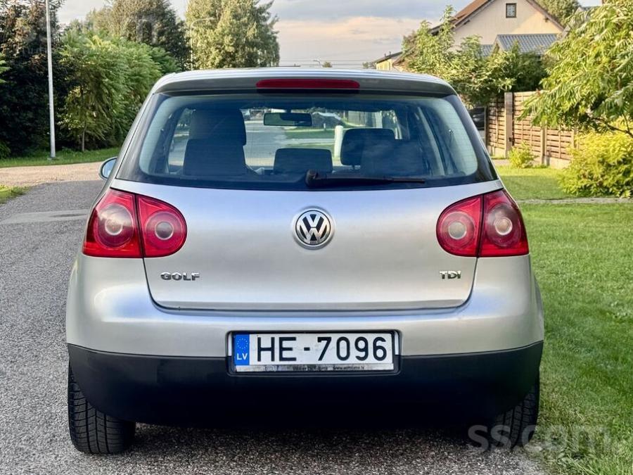 Pelēks Volkswagen Golf 2005 Rīga, ar dzinēja tilpumu 1.90 L un nobraukumu 303 tūkst. km par 1950 €, foto 13 vietnē AUTOMOTO.COM.LV