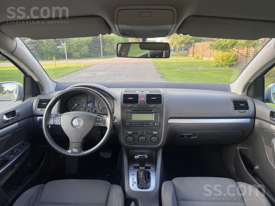 Pelēks Volkswagen Golf 2005 Rīga, ar dzinēja tilpumu 1.90 L un nobraukumu 303 tūkst. km par 1950 €, foto 20 vietnē AUTOMOTO.COM.LV
