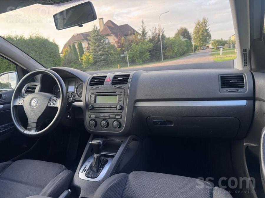 Pelēks Volkswagen Golf 2005 Rīga, ar dzinēja tilpumu 1.90 L un nobraukumu 303 tūkst. km par 1950 €, foto 21 vietnē AUTOMOTO.COM.LV