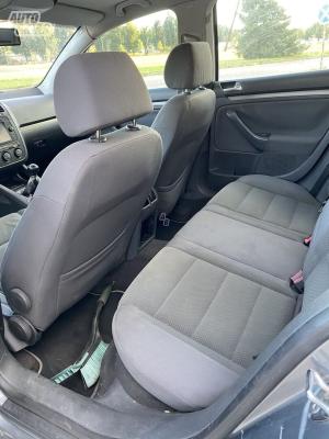 Grey Volkswagen Golf 2005 in Kaunas, with an engine capacity of 1.90 L and mileage of 464 thousand km for 750 €, photo 9 on AUTOMOTO.COM.LV