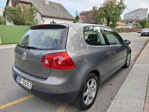 Pelēks Volkswagen Golf 2005 Rīga, ar dzinēja tilpumu 2.00 L un nobraukumu 312 tūkst. km par 1580 €, foto 4 vietnē AUTOMOTO.COM.LV