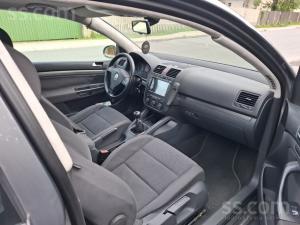 Pelēks Volkswagen Golf 2005 Rīga, ar dzinēja tilpumu 2.00 L un nobraukumu 312 tūkst. km par 1580 €, foto 8 vietnē AUTOMOTO.COM.LV