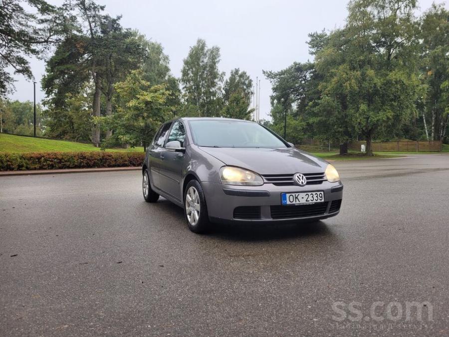 Pelēks Volkswagen Golf 2005 Jūrmala, ar dzinēja tilpumu 1.90 L un nobraukumu 215 tūkst. km par 2250 €, foto 3 vietnē AUTOMOTO.COM.LV
