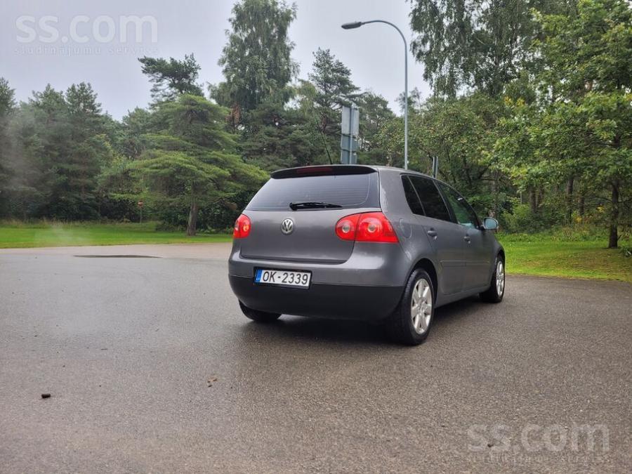 Pelēks Volkswagen Golf 2005 Jūrmala, ar dzinēja tilpumu 1.90 L un nobraukumu 215 tūkst. km par 2250 €, foto 5 vietnē AUTOMOTO.COM.LV