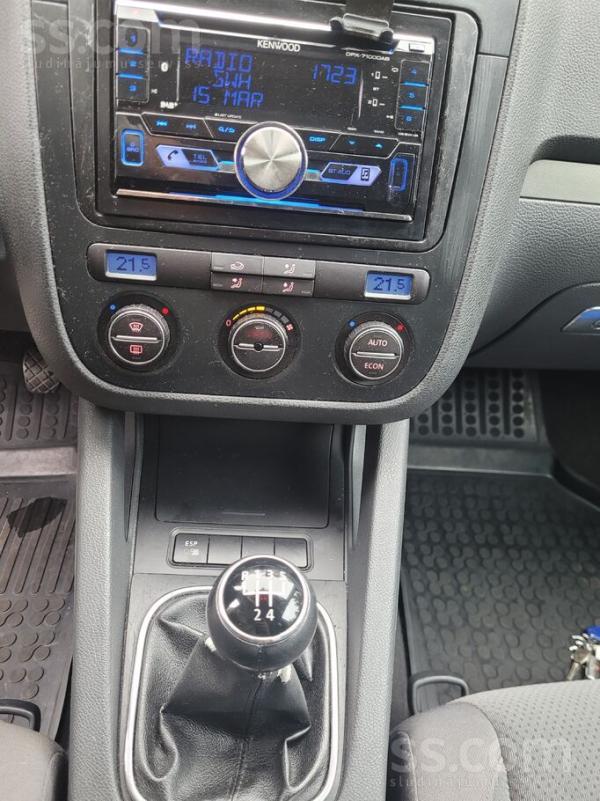 Pelēks Volkswagen Golf 2005 Jūrmala, ar dzinēja tilpumu 1.90 L un nobraukumu 215 tūkst. km par 2250 €, foto 8 vietnē AUTOMOTO.COM.LV