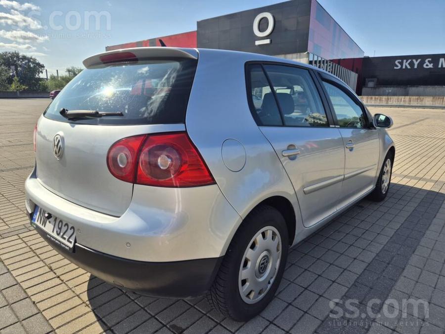 Grey Volkswagen Golf 2005 in Riga, with an engine capacity of 1.60 L and mileage of 361 thousand km for 2150 €, photo 1 on AUTOMOTO.COM.LV