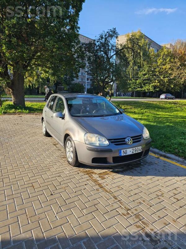 Фольксваген Гольф 2005 в Рига на AUTOMOTO.COM.LV Серый Фольксваген Гольф 2005 в Рига, объемом двигателя 1.60 л и пробегом 245 тыс. км за 1399 €, фото 5 на AUTOMOTO.COM.LV