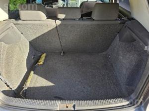 Grey Volkswagen Golf 2005 in Riga, with an engine capacity of 1.60 L and mileage of 245 thousand km for 1399 €, photo 7 on AUTOMOTO.COM.LV