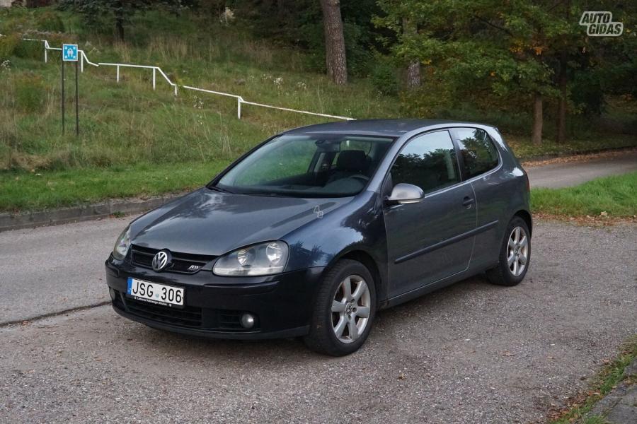 Pelēks Volkswagen Golf 2005 Viļņa, ar dzinēja tilpumu 1.90 L un nobraukumu 242 tūkst. km par 950 €, foto 1 vietnē AUTOMOTO.COM.LV