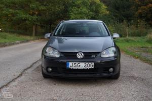 Pelēks Volkswagen Golf 2005 Viļņa, ar dzinēja tilpumu 1.90 L un nobraukumu 242 tūkst. km par 950 €, foto 3 vietnē AUTOMOTO.COM.LV