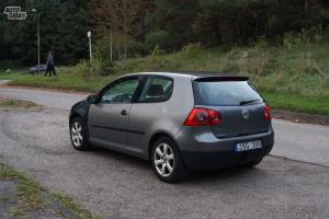 Pelēks Volkswagen Golf 2005 Viļņa, ar dzinēja tilpumu 1.90 L un nobraukumu 242 tūkst. km par 950 €, foto 7 vietnē AUTOMOTO.COM.LV