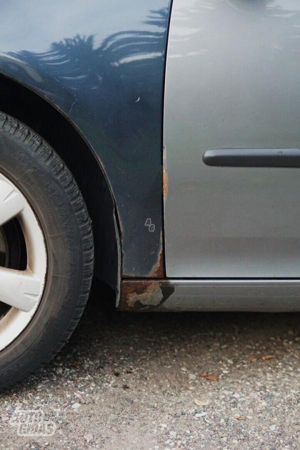 Pelēks Volkswagen Golf 2005 Viļņa, ar dzinēja tilpumu 1.90 L un nobraukumu 242 tūkst. km par 950 €, foto 10 vietnē AUTOMOTO.COM.LV