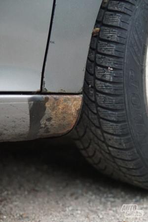 Pelēks Volkswagen Golf 2005 Viļņa, ar dzinēja tilpumu 1.90 L un nobraukumu 242 tūkst. km par 950 €, foto 13 vietnē AUTOMOTO.COM.LV