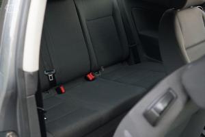 Pelēks Volkswagen Golf 2005 Viļņa, ar dzinēja tilpumu 1.90 L un nobraukumu 242 tūkst. km par 950 €, foto 21 vietnē AUTOMOTO.COM.LV