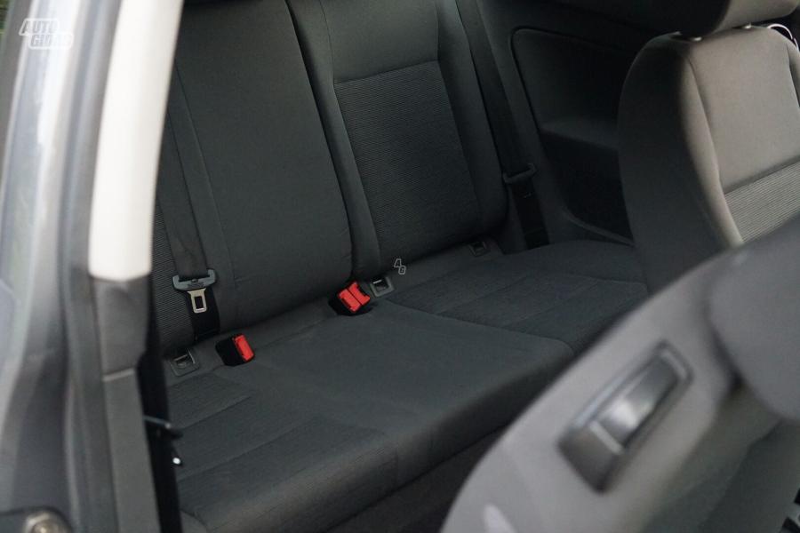 Pelēks Volkswagen Golf 2005 Viļņa, ar dzinēja tilpumu 1.90 L un nobraukumu 242 tūkst. km par 950 €, foto 21 vietnē AUTOMOTO.COM.LV