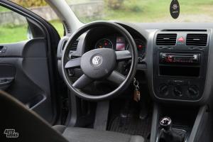 Pelēks Volkswagen Golf 2005 Viļņa, ar dzinēja tilpumu 1.90 L un nobraukumu 242 tūkst. km par 950 €, foto 22 vietnē AUTOMOTO.COM.LV