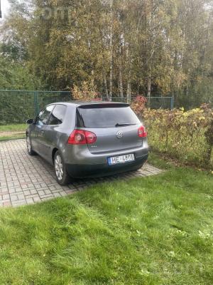 Grey Volkswagen Golf 2005 in Riga, with an engine capacity of 1.90 L and mileage of 271 thousand km for 2300 €, photo 3 on AUTOMOTO.COM.LV