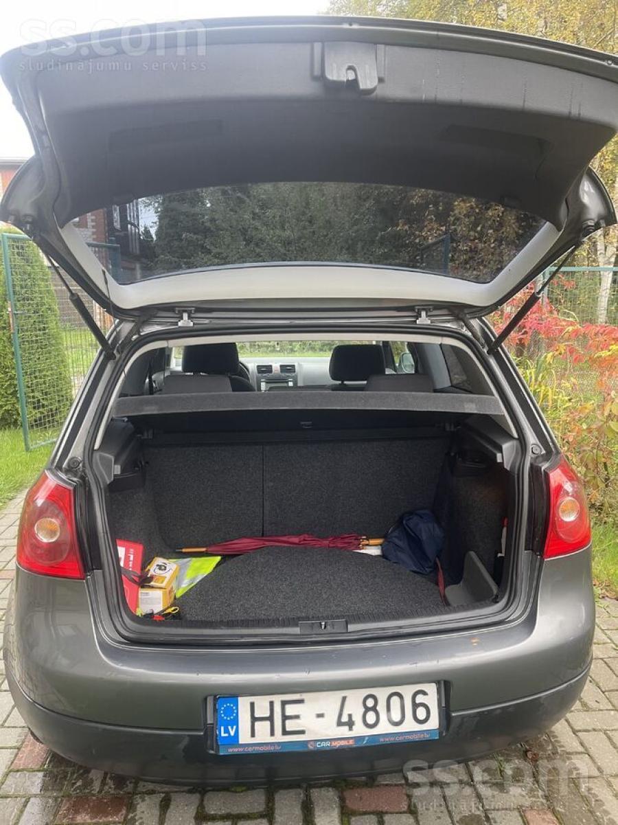 Grey Volkswagen Golf 2005 in Riga, with an engine capacity of 1.90 L and mileage of 271 thousand km for 2300 €, photo 5 on AUTOMOTO.COM.LV