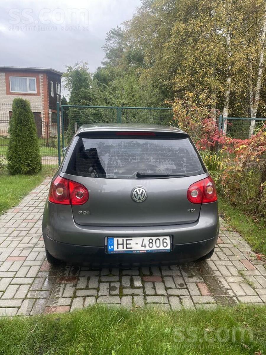Grey Volkswagen Golf 2005 in Riga, with an engine capacity of 1.90 L and mileage of 271 thousand km for 2300 €, photo 10 on AUTOMOTO.COM.LV