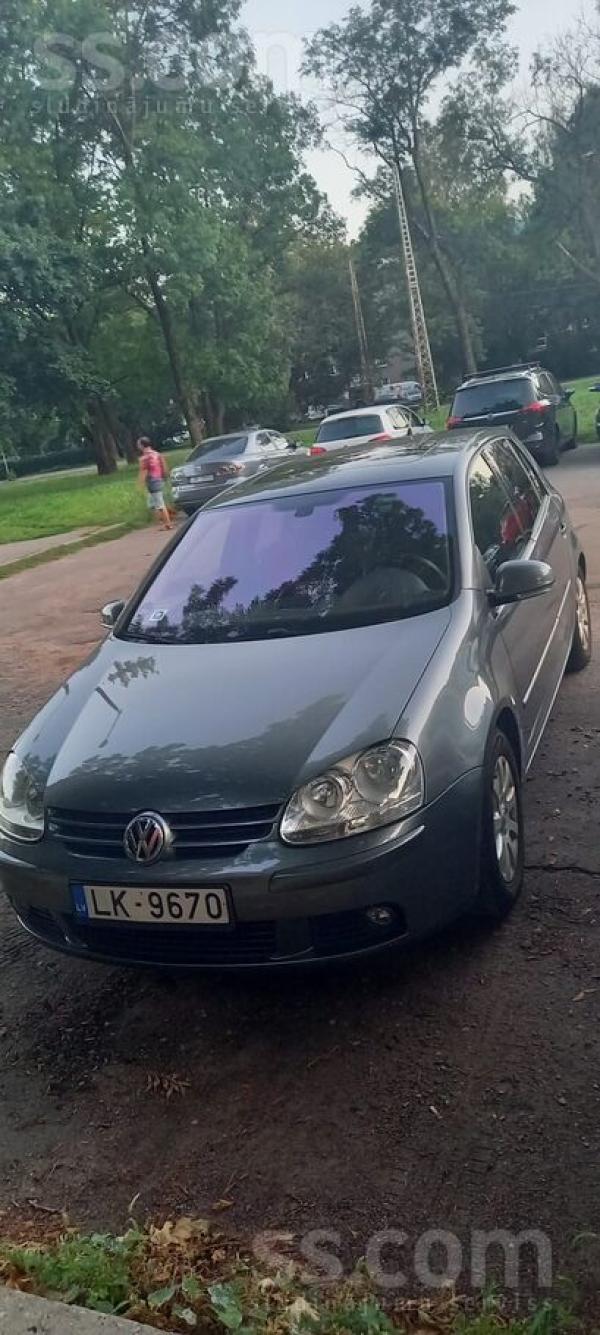 Pelēks Volkswagen Golf 2006 Rīga, ar dzinēja tilpumu 1.60 L un nobraukumu 221 tūkst. km par 3200 €, foto 1 vietnē AUTOMOTO.COM.LV