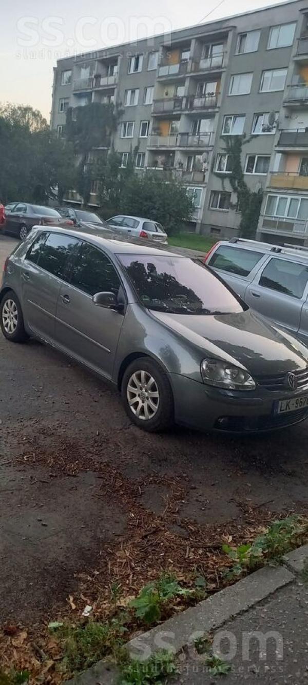 Pelēks Volkswagen Golf 2006 Rīga, ar dzinēja tilpumu 1.60 L un nobraukumu 221 tūkst. km par 3200 €, foto 2 vietnē AUTOMOTO.COM.LV