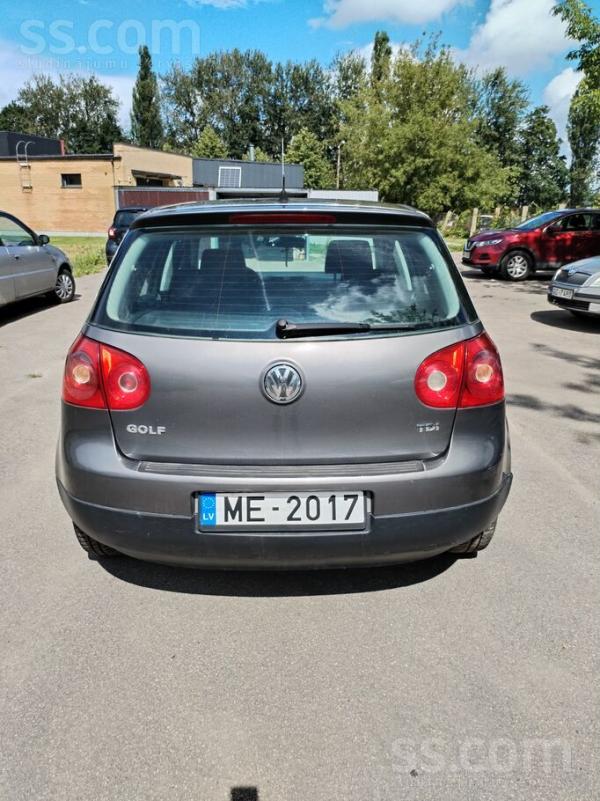 Grey Volkswagen Golf 2006 in Riga, with an engine capacity of 1.90 L and mileage of 246 thousand km for 900 €, photo 5 on AUTOMOTO.COM.LV