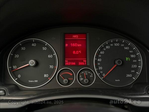 Grey Volkswagen Golf 2006 in Tartu, with an engine capacity of 1.40 L and mileage of 250 thousand km for 2300 €, photo 11 on AUTOMOTO.COM.LV