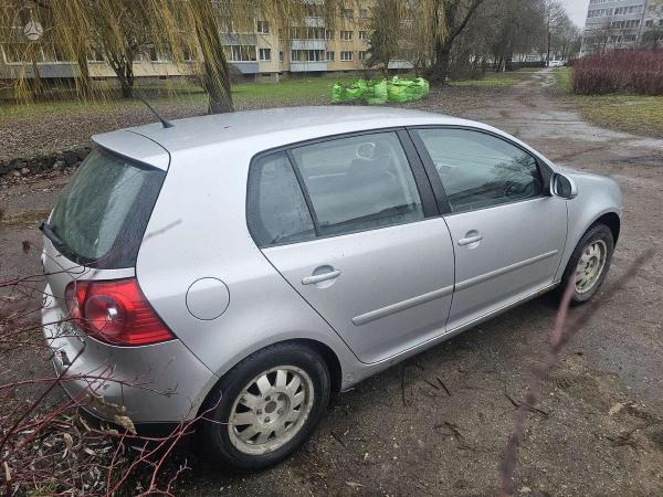 Pelēks Volkswagen Golf 2006 Kauņa, ar dzinēja tilpumu 1.97 L un nobraukumu 411 tūkst. km par 1050 €, foto 6 vietnē AUTOMOTO.COM.LV