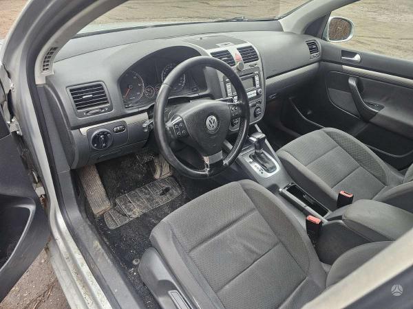 Pelēks Volkswagen Golf 2006 Kauņa, ar dzinēja tilpumu 1.97 L un nobraukumu 411 tūkst. km par 1050 €, foto 7 vietnē AUTOMOTO.COM.LV