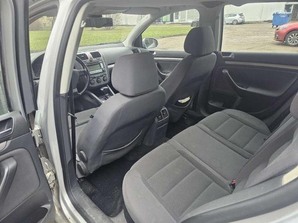 Pelēks Volkswagen Golf 2006 Kauņa, ar dzinēja tilpumu 1.97 L un nobraukumu 411 tūkst. km par 1050 €, foto 8 vietnē AUTOMOTO.COM.LV
