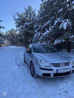 Pelēks Volkswagen Golf 2006 Viļņa, ar dzinēja tilpumu 1.60 L un nobraukumu 83 tūkst. km par 10000 €, foto 4 vietnē AUTOMOTO.COM.LV