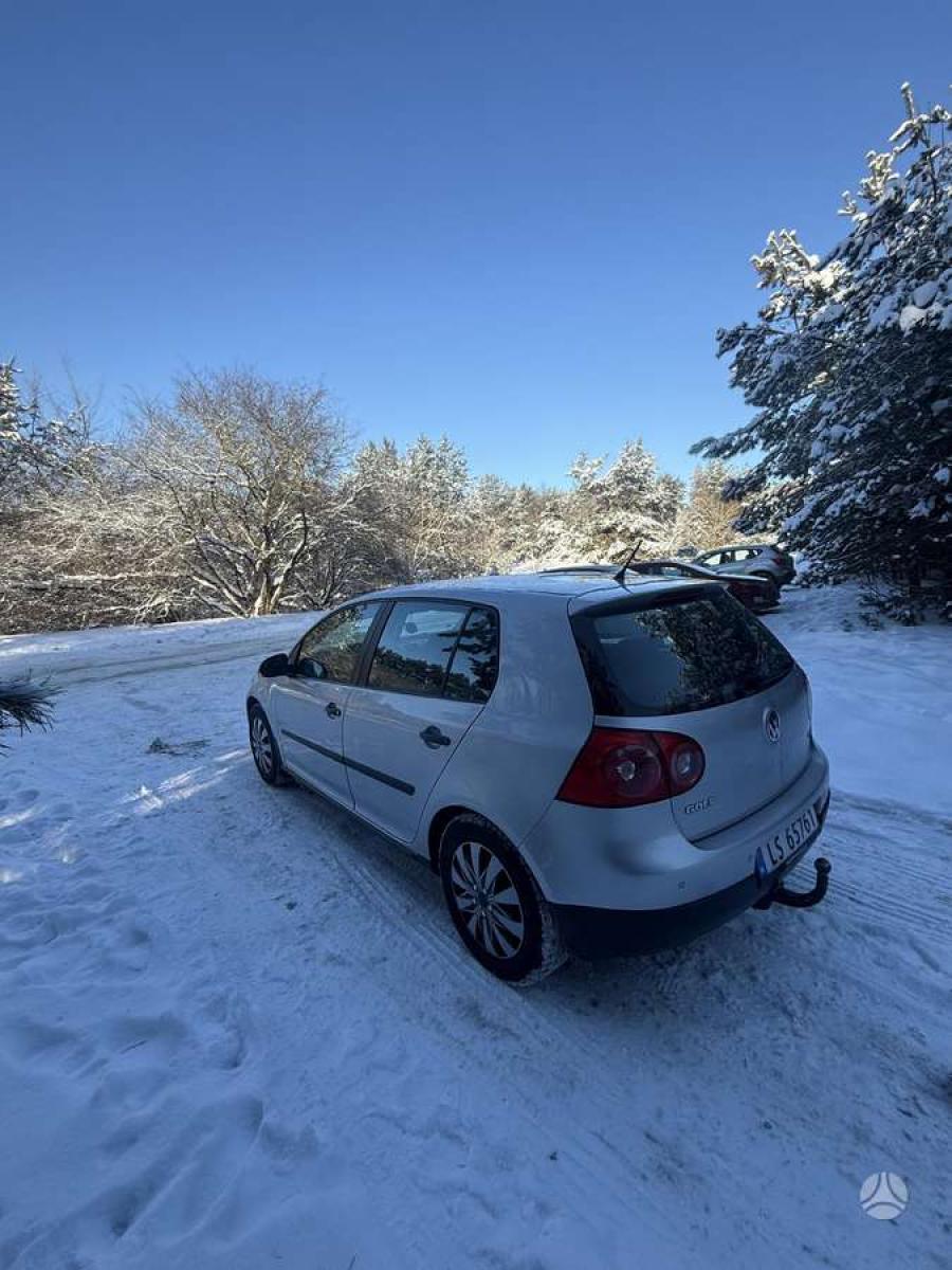 Pelēks Volkswagen Golf 2006 Viļņa, ar dzinēja tilpumu 1.60 L un nobraukumu 83 tūkst. km par 10000 €, foto 9 vietnē AUTOMOTO.COM.LV