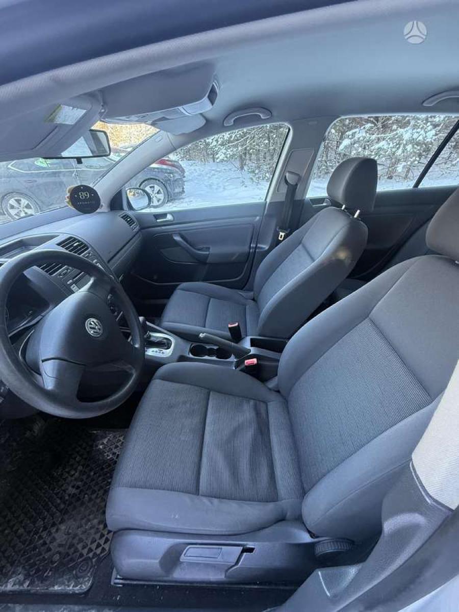 Pelēks Volkswagen Golf 2006 Viļņa, ar dzinēja tilpumu 1.60 L un nobraukumu 83 tūkst. km par 10000 €, foto 14 vietnē AUTOMOTO.COM.LV