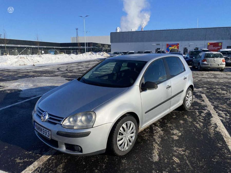 Pelēks Volkswagen Golf 2006 Kauņa, ar dzinēja tilpumu 1.90 L un nobraukumu 294 tūkst. km par 1600 €, foto 1 vietnē AUTOMOTO.COM.LV