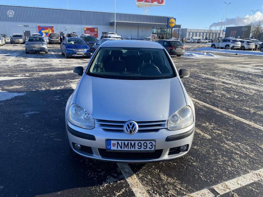 Pelēks Volkswagen Golf 2006 Kauņa, ar dzinēja tilpumu 1.90 L un nobraukumu 294 tūkst. km par 1600 €, foto 8 vietnē AUTOMOTO.COM.LV