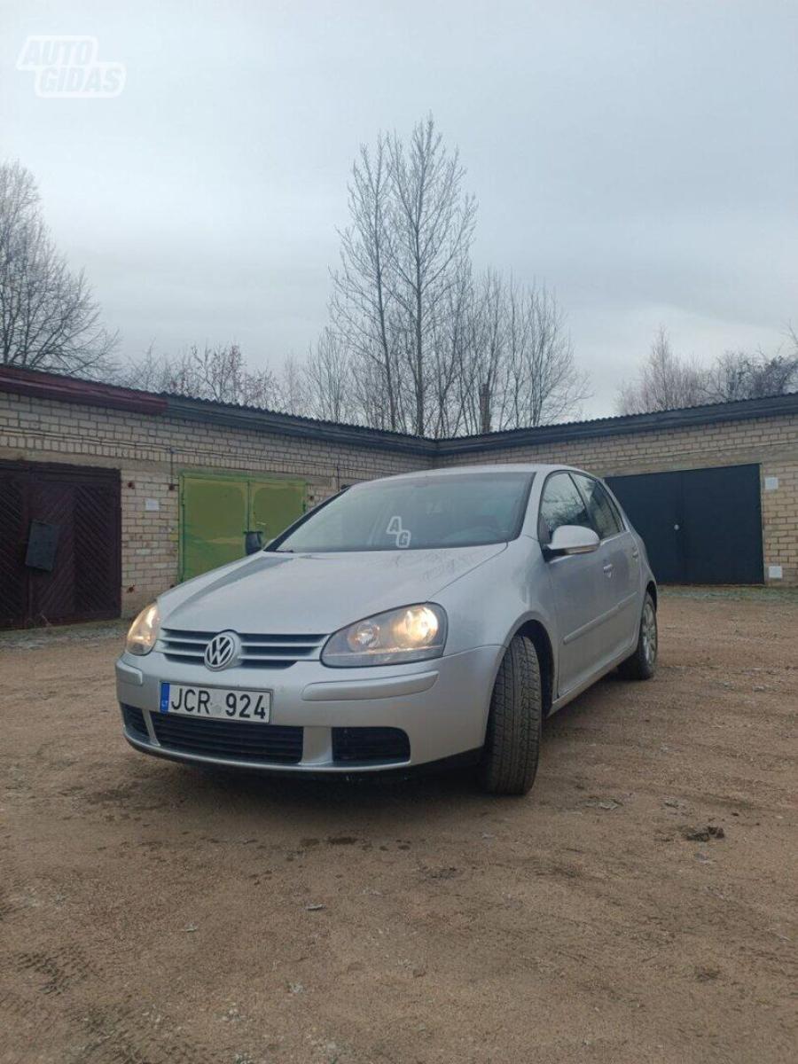 Pelēks Volkswagen Golf 2006 Šalčininkai, ar dzinēja tilpumu 1.90 L un nobraukumu 331 tūkst. km par 1800 €, foto 2 vietnē AUTOMOTO.COM.LV