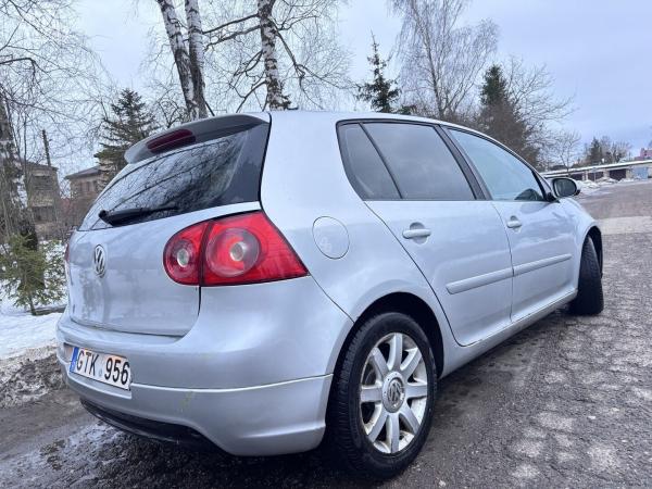 Pelēks Volkswagen Golf 2006 Kauņa, ar dzinēja tilpumu 2.00 L un nobraukumu 345 tūkst. km par 1390 €, foto 2 vietnē AUTOMOTO.COM.LV