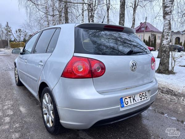 Pelēks Volkswagen Golf 2006 Kauņa, ar dzinēja tilpumu 2.00 L un nobraukumu 345 tūkst. km par 1390 €, foto 4 vietnē AUTOMOTO.COM.LV