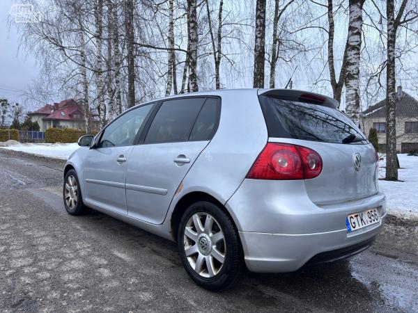 Pelēks Volkswagen Golf 2006 Kauņa, ar dzinēja tilpumu 2.00 L un nobraukumu 345 tūkst. km par 1390 €, foto 5 vietnē AUTOMOTO.COM.LV