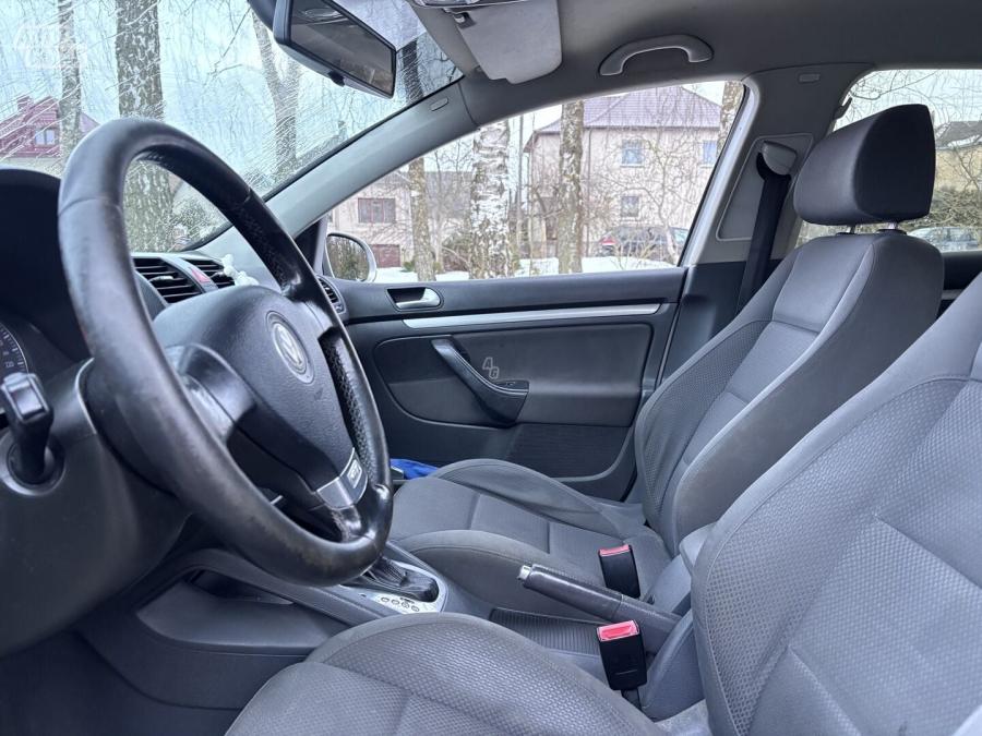 Pelēks Volkswagen Golf 2006 Kauņa, ar dzinēja tilpumu 2.00 L un nobraukumu 345 tūkst. km par 1390 €, foto 7 vietnē AUTOMOTO.COM.LV