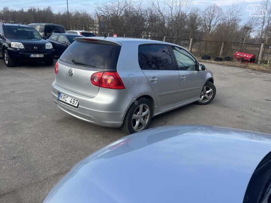 Pelēks Volkswagen Golf 2006 Šauļi, ar dzinēja tilpumu 2.00 L un nobraukumu 302 tūkst. km par 1249 €, foto 4 vietnē AUTOMOTO.COM.LV