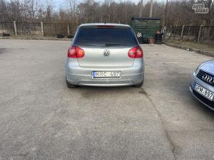 Pelēks Volkswagen Golf 2006 Šauļi, ar dzinēja tilpumu 2.00 L un nobraukumu 302 tūkst. km par 1249 €, foto 5 vietnē AUTOMOTO.COM.LV