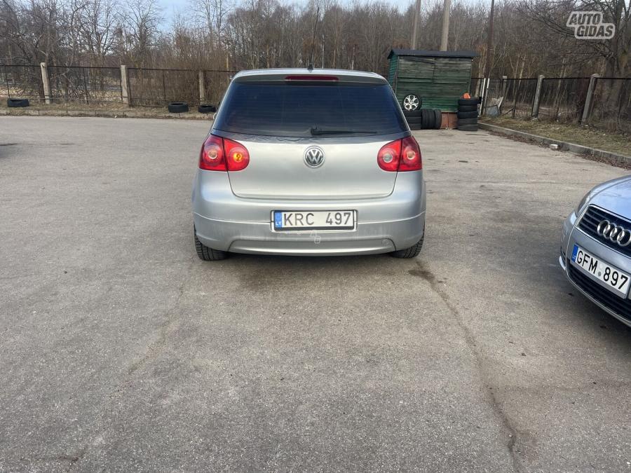 Pelēks Volkswagen Golf 2006 Šauļi, ar dzinēja tilpumu 2.00 L un nobraukumu 302 tūkst. km par 1249 €, foto 5 vietnē AUTOMOTO.COM.LV