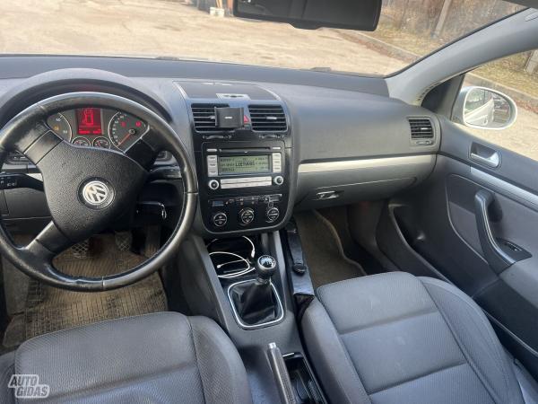 Grey Volkswagen Golf 2006 in Siauliai, with an engine capacity of 2.00 L and mileage of 302 thousand km for 1249 €, photo 10 on AUTOMOTO.COM.LV