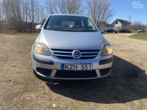Grey Volkswagen Golf 2006 in Vilnius, with an engine capacity of 1.90 L and mileage of 371 thousand km for 500 €, photo  on AUTOMOTO.COM.LV