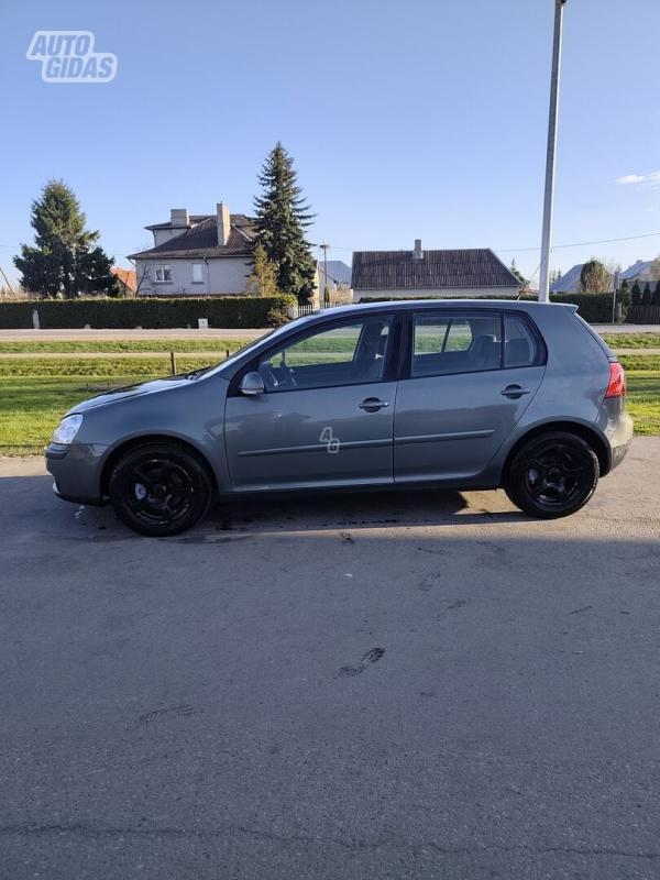 Pelēks Volkswagen Golf 2006 Viļņa, ar dzinēja tilpumu 1.60 L un nobraukumu 306 tūkst. km par 1500 €, foto 2 vietnē AUTOMOTO.COM.LV