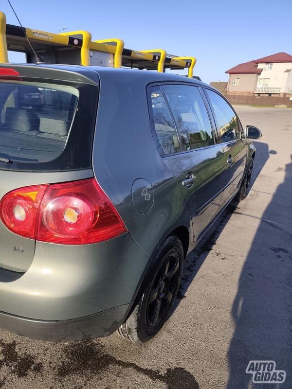 Pelēks Volkswagen Golf 2006 Viļņa, ar dzinēja tilpumu 1.60 L un nobraukumu 306 tūkst. km par 1500 €, foto 9 vietnē AUTOMOTO.COM.LV