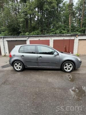 Pelēks Volkswagen Golf 2006 Rīga, ar dzinēja tilpumu 1.90 L un nobraukumu 404 tūkst. km par 1200 €, foto 3 vietnē AUTOMOTO.COM.LV