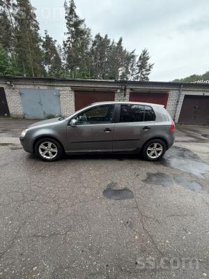 Pelēks Volkswagen Golf 2006 Rīga, ar dzinēja tilpumu 1.90 L un nobraukumu 404 tūkst. km par 1200 €, foto 4 vietnē AUTOMOTO.COM.LV