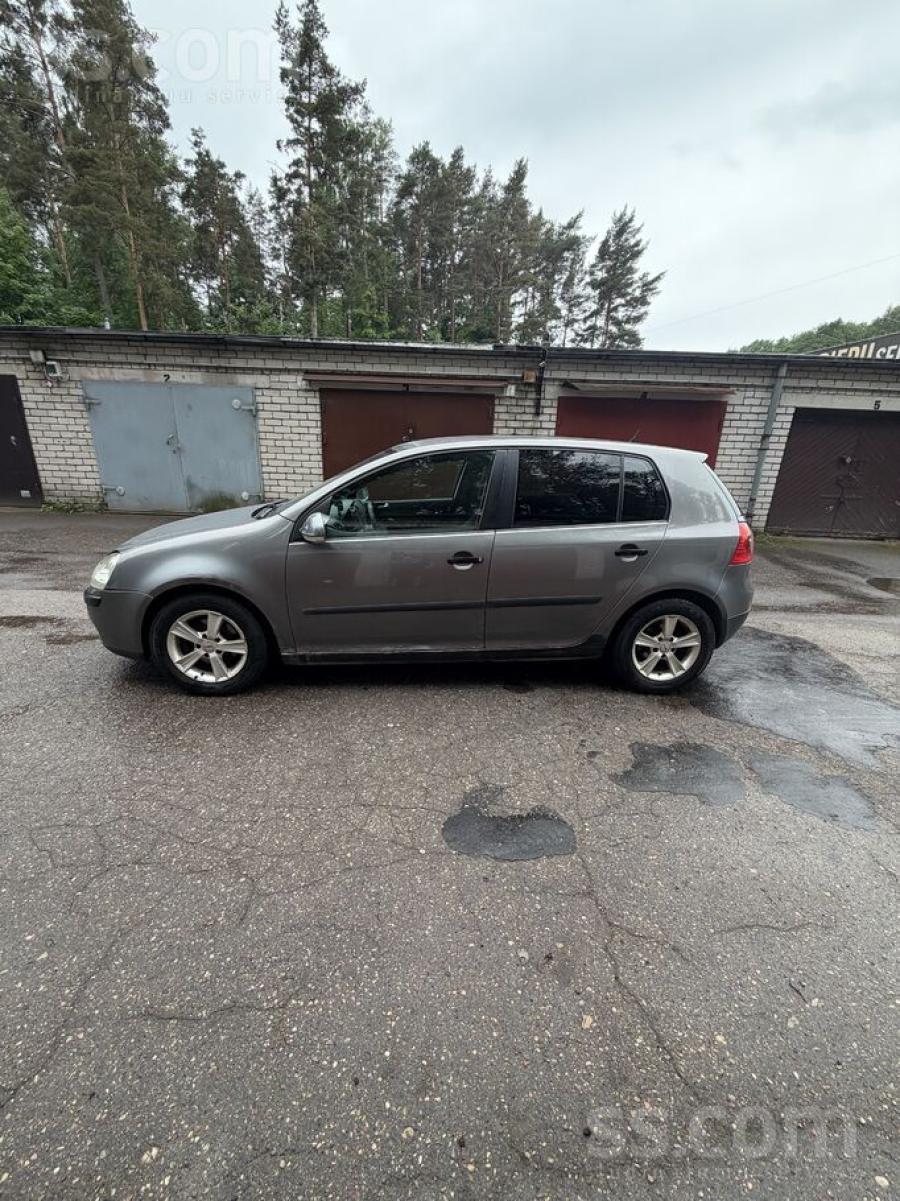 Pelēks Volkswagen Golf 2006 Rīga, ar dzinēja tilpumu 1.90 L un nobraukumu 404 tūkst. km par 1200 €, foto 4 vietnē AUTOMOTO.COM.LV